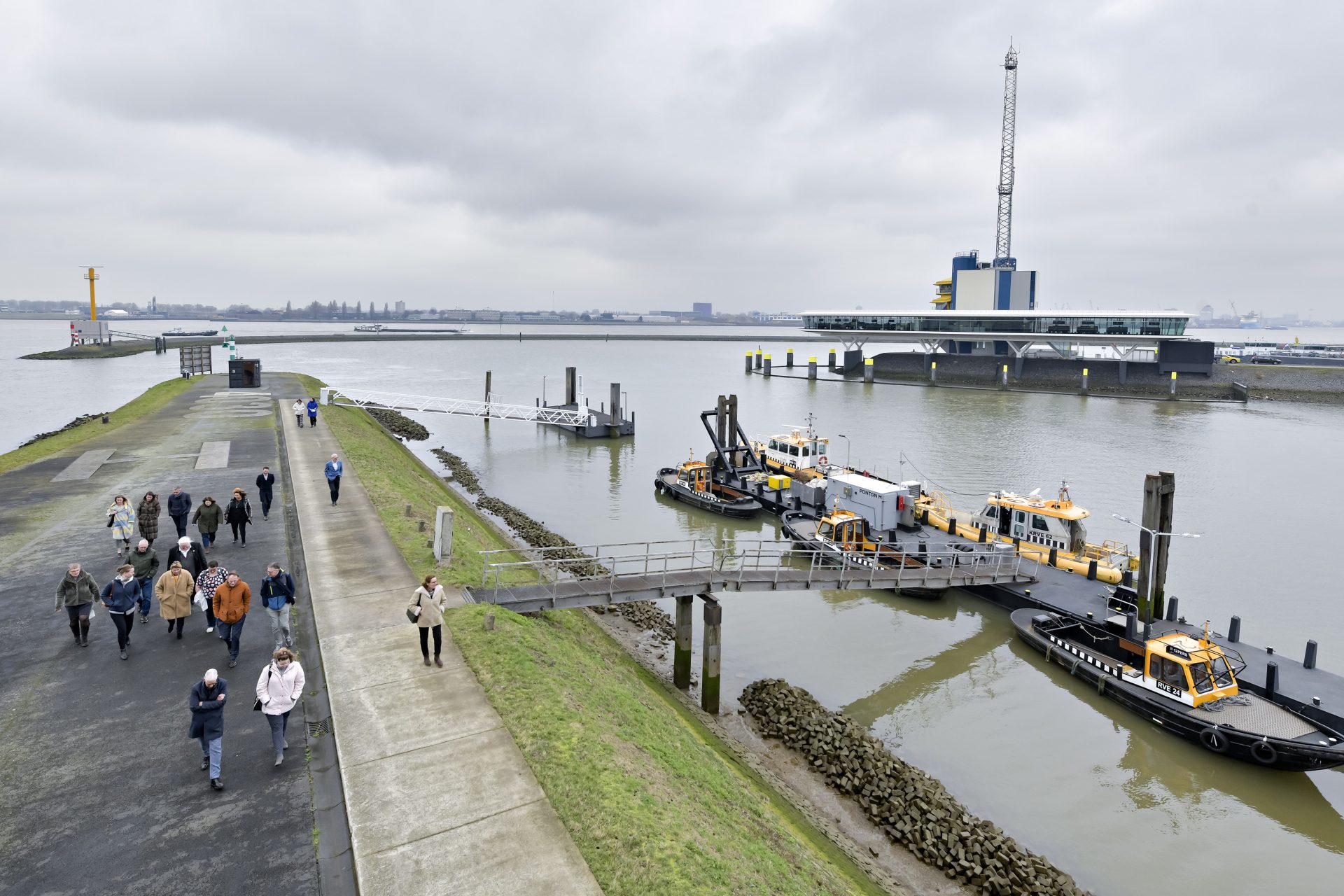 Statenleden bezoeken Zuid-Hollandse Omgevingsdiensten - Omgevingsdienst ...